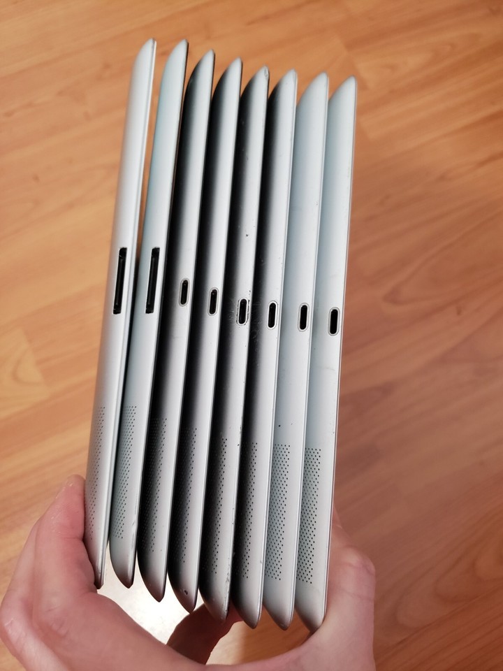 Lot of 8 Apple iPad A1458/ A1459/ A1395/A1396 16GB or 32GB or 64GB ...