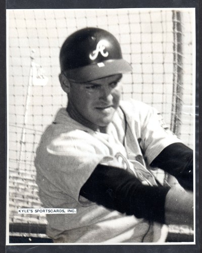 1968 Deron Johnson BRAVES UNSIGNED 7-3/8 x 9-3/4 ORIGINAL B&W SNAPSHOT ...