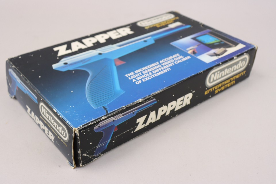 Nintendo NES Zapper Light Gun Gray Ver. CIB Complete in Box with Styro ...