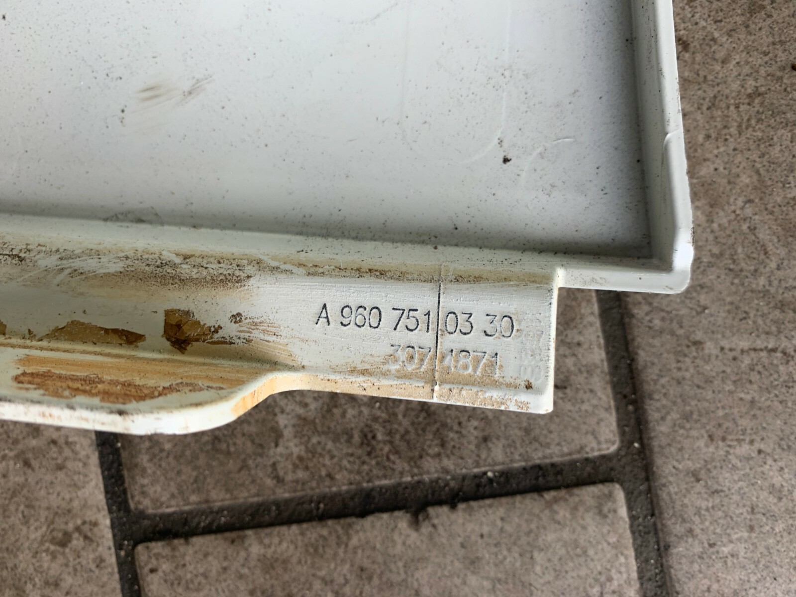 Mercedes Actros Windabweiser Abdeckung rechts A9607510330 | eBay.de