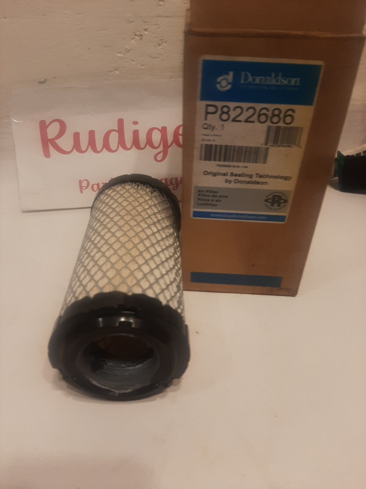 DONALDSON P822686 - Air filter cross reference