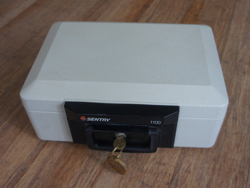 SENTRY 1100 Portable Safe Chest Fireproof Lock Box w/ Key Handle ...