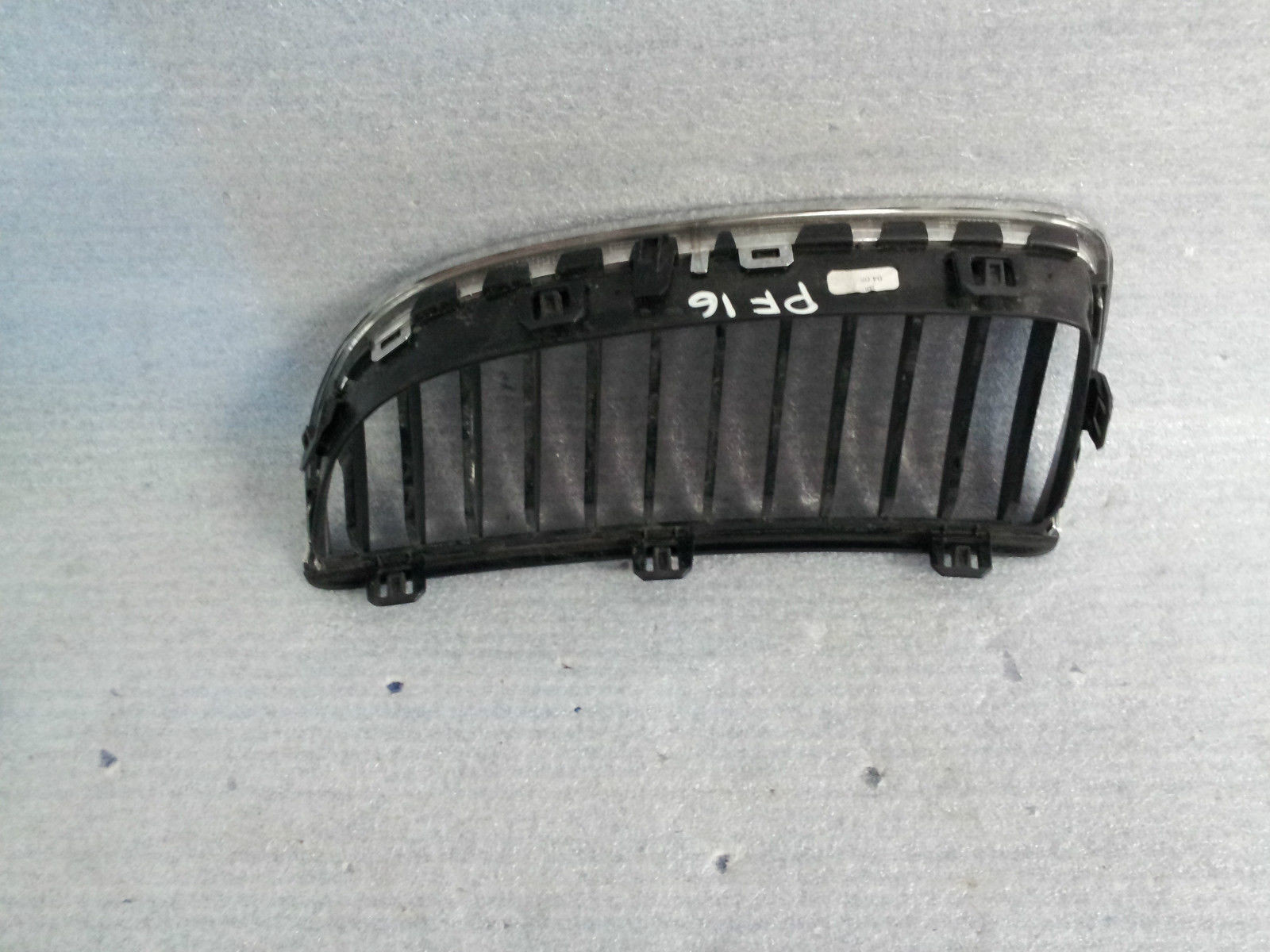 BMW 3 Series Passenger Side Kidney Grille 51137120010 Factory OEM | eBay