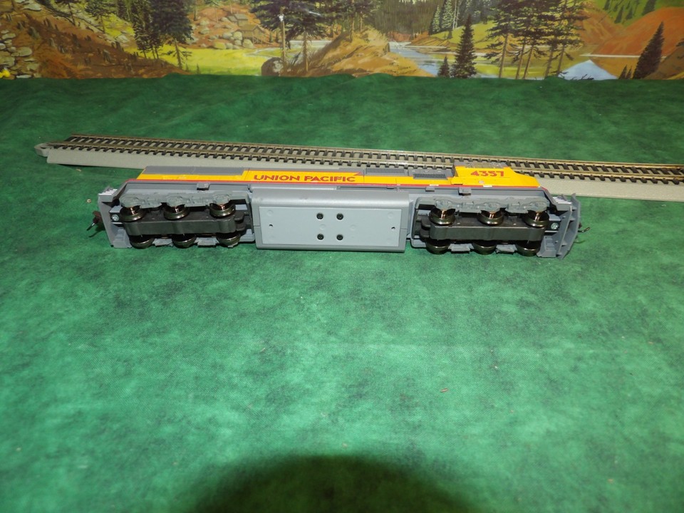 HO Scale , Athearn Genesis ,Union Pacific ,SD-70M Diesel Engine, (DC ...