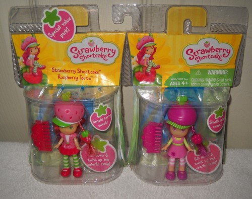 #9776 RARE NRFC Hasbro Toys R Us 2 Pk Strawberry Shortcake/Raspberry ...