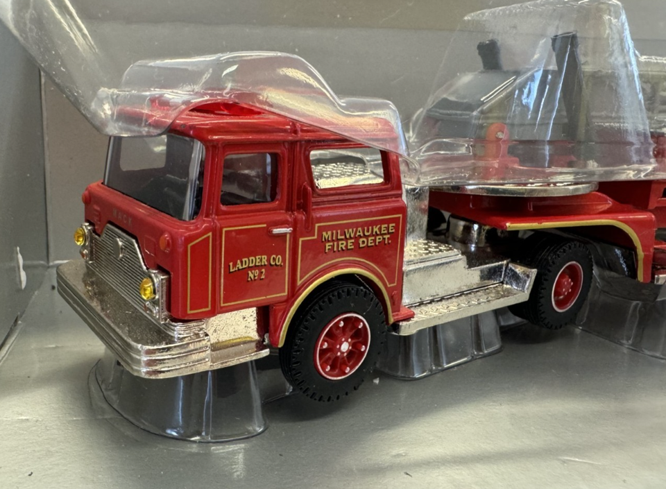Rare Corgi Classics #52102 Mack CF Arial Ladder Fire Engine - Milwaukee ...