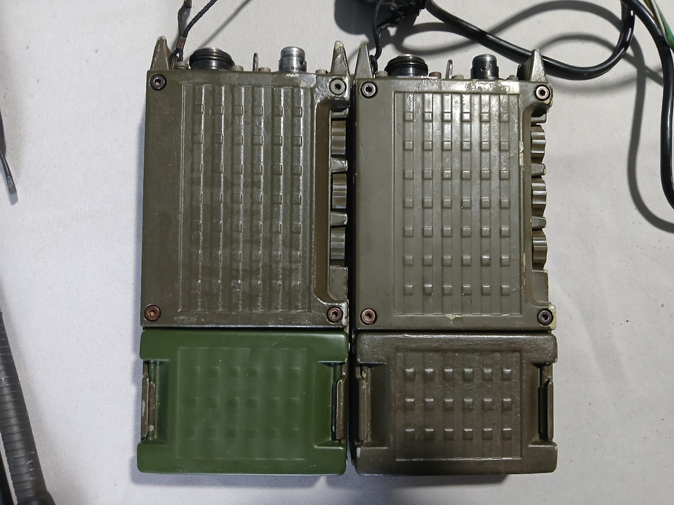 German Army SEM-52A Bundeswehr Radio Sets Lot Pair VHF PRC Radio ...