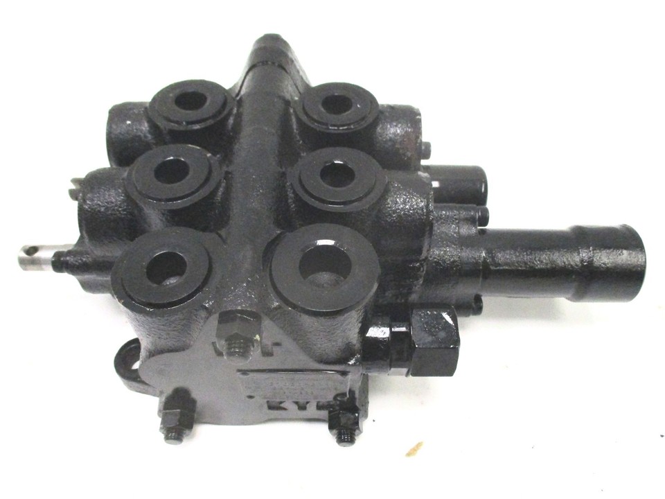 70726-61114 GENUINE OEM KUBOTA VALVE ASSEMBLY BF300 BF300-A FRONT ...