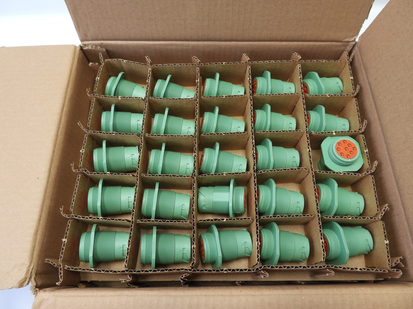 () Amphenol Connectors AHD17-9-1939PES80 9-Pin Diagnostic Data Connect ...