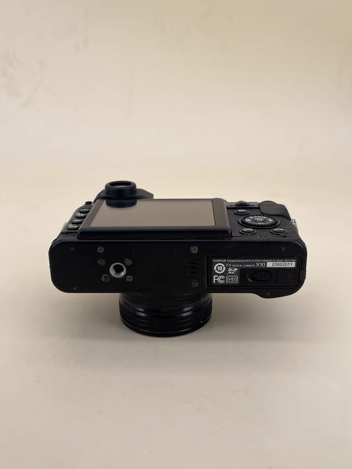 95% New-FUJIFILM X10 12MP 4x Zoom Digital Camera with Fujinon 28-112mm ...