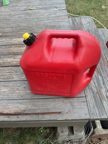 Blitz USA 5 Gallon Gas Can – Pre-Ban Vented Design – Rare & Preferred ...