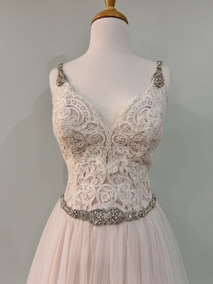 Sample Wedding Dress - Allure Romance Style 3004 - Size 10 - Antique ...