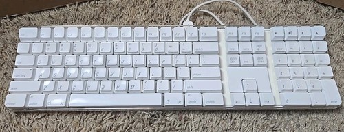 Genuine Apple A1048 English Wired Full Size USB Keyboard Num Pad Nice ...