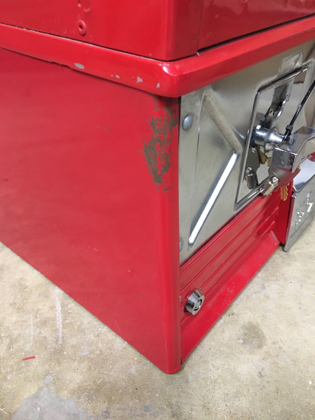 Ornate Vintage 25 Cent Northwestern Classic 2" Capsule Toy Vending ...