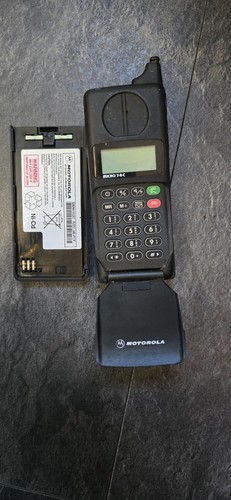 Motorola MicroTAC Vintage Mobile Phone Untested with Battery Retro ...