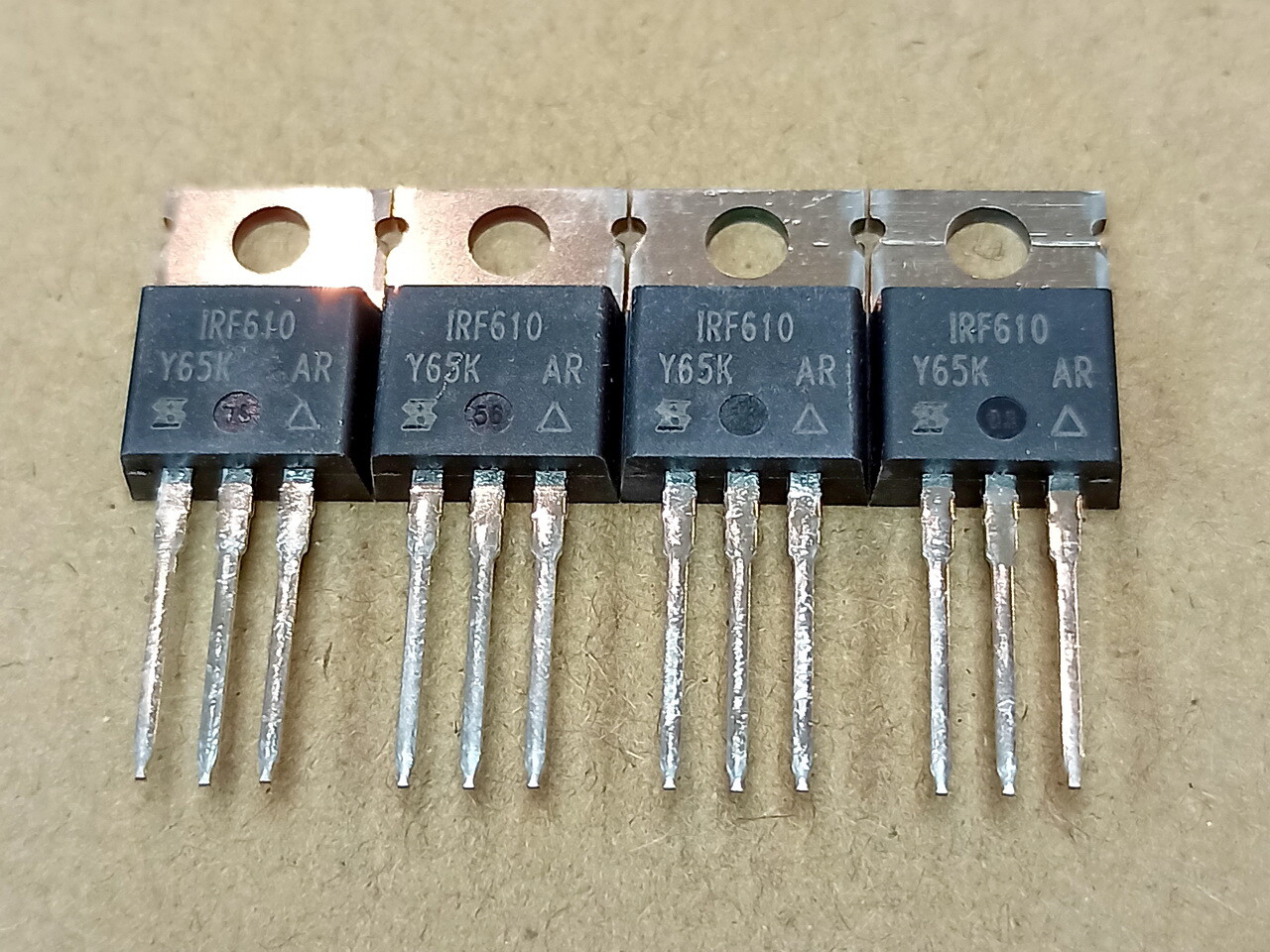 Matched quad IRF610 MOSFET VISHAY SILICONIX or INTERNATIONAL RECTIFIER ...