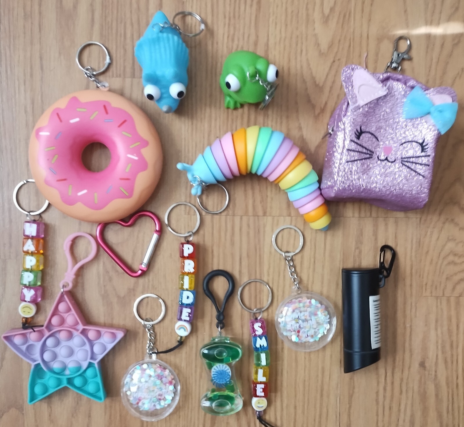 LOT OF NEW AND PRE-OWNED NOVELTY KEYCHAINS | eBay