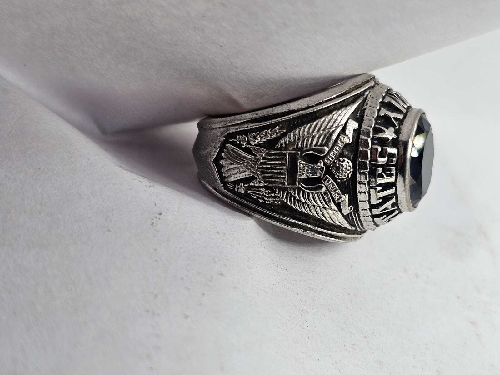 VINTAGE ARMY CLASS RING BLUE STONE AMERICAN EAGLE ALLOYADIUM SIZE 8 | eBay