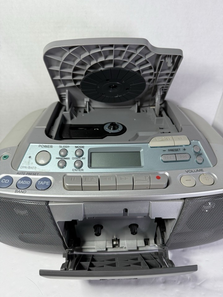 Sony CFD-S01 CD Player Cassette Recorder AM FM Radio Portable Stereo ...