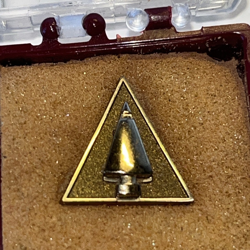Vintage 10k Gold Lapel Pin/Tie Tack Triangle Shape Christmas Tree | eBay