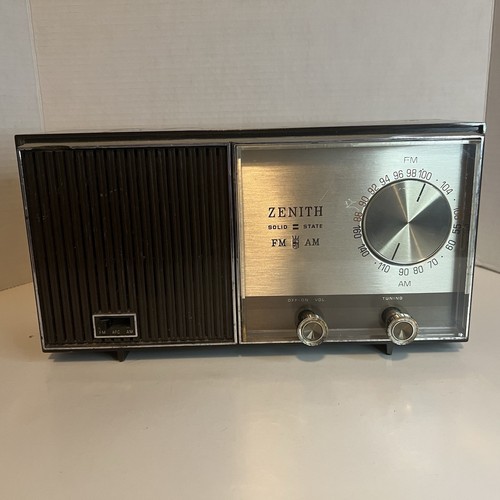 MCM Zenith Solid State Model Z419A AM/FM/AFC Radio Working Condition 2 ...