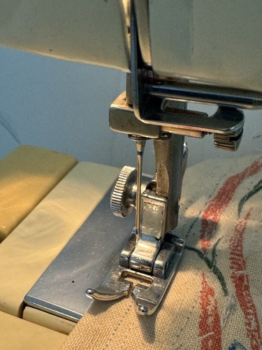 RICCAR RM 540 SUPER STRETCH SEWING MACHINE W/ ATTACHMENTS TESTED ...