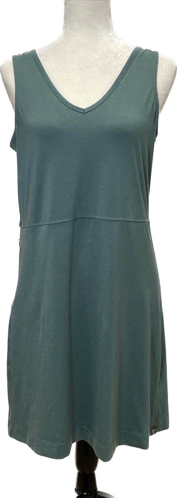 Title Nine Medium Yasumi Dress Solid - Gem