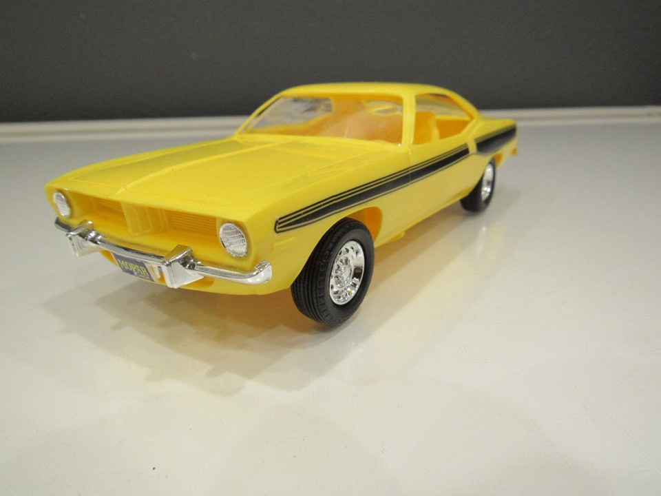 1974 Plymouth Barracuda Cuda model Car Kit 1/25 scale reissue promo AMT ...