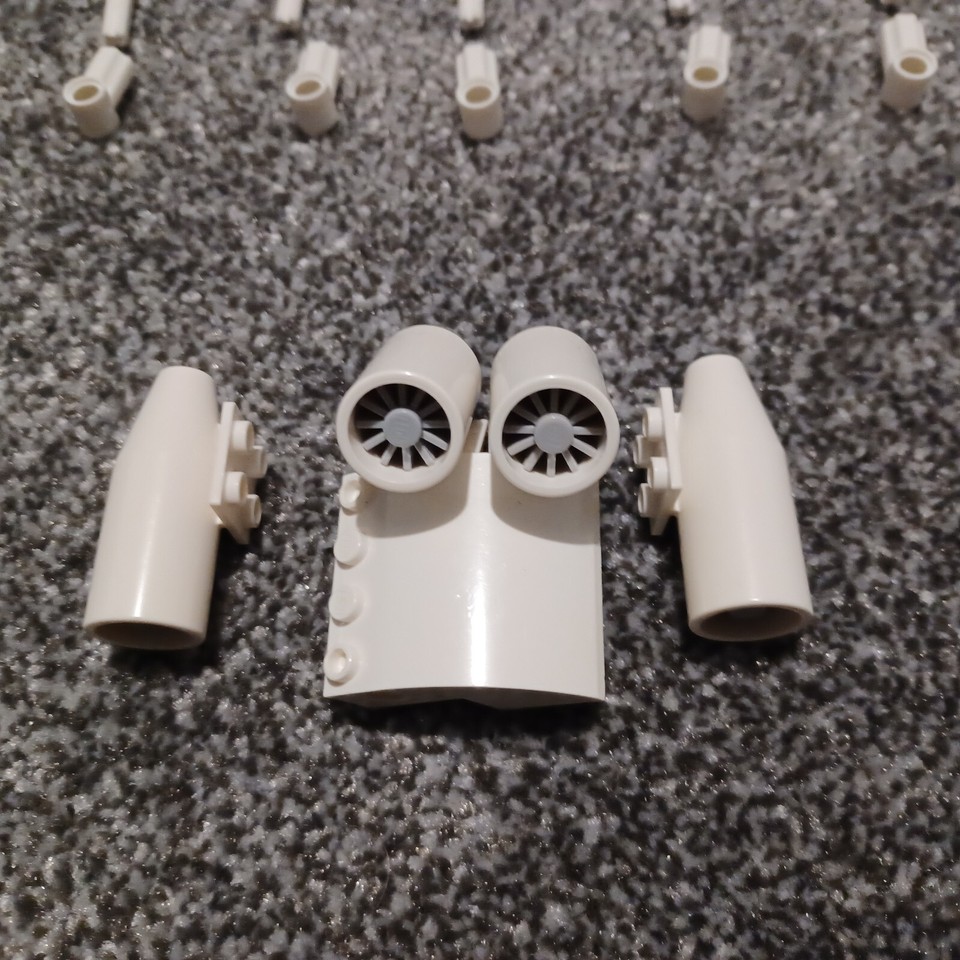 LEGO® White Bricks Plates Tiles Slopes Rods Round Square R2D2 Star Wars ...