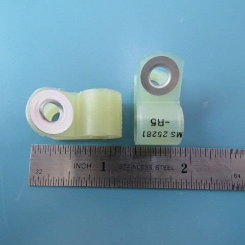 ESSENTRA/ RICHCO MS25281-R5 Qty of 40 per Lot Cable Clamp - Screw Mount ...