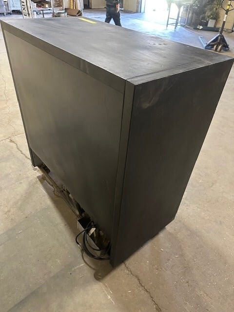 "TRUE" GDM-41C-48 2 GLASS DOOR DRINK COOLER WITH 6 AUTO FEED SHELVES | eBay