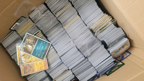 Pokemon TCG Bulk Card Joblot 5000 Cards Massive Bundle Includes Holos ...