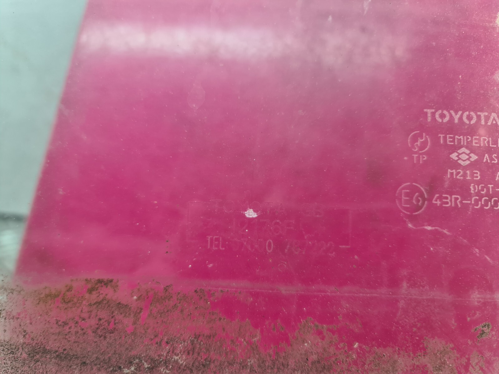 Toyota Avensis Verso 2003 window glass PASSENGER side Rear NSR Left LH ...