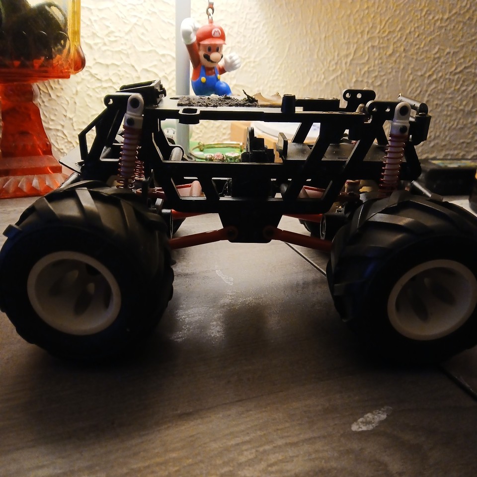 Venom Mini Giant 2005 Vintage RC Truck Rolling Chassis | eBay