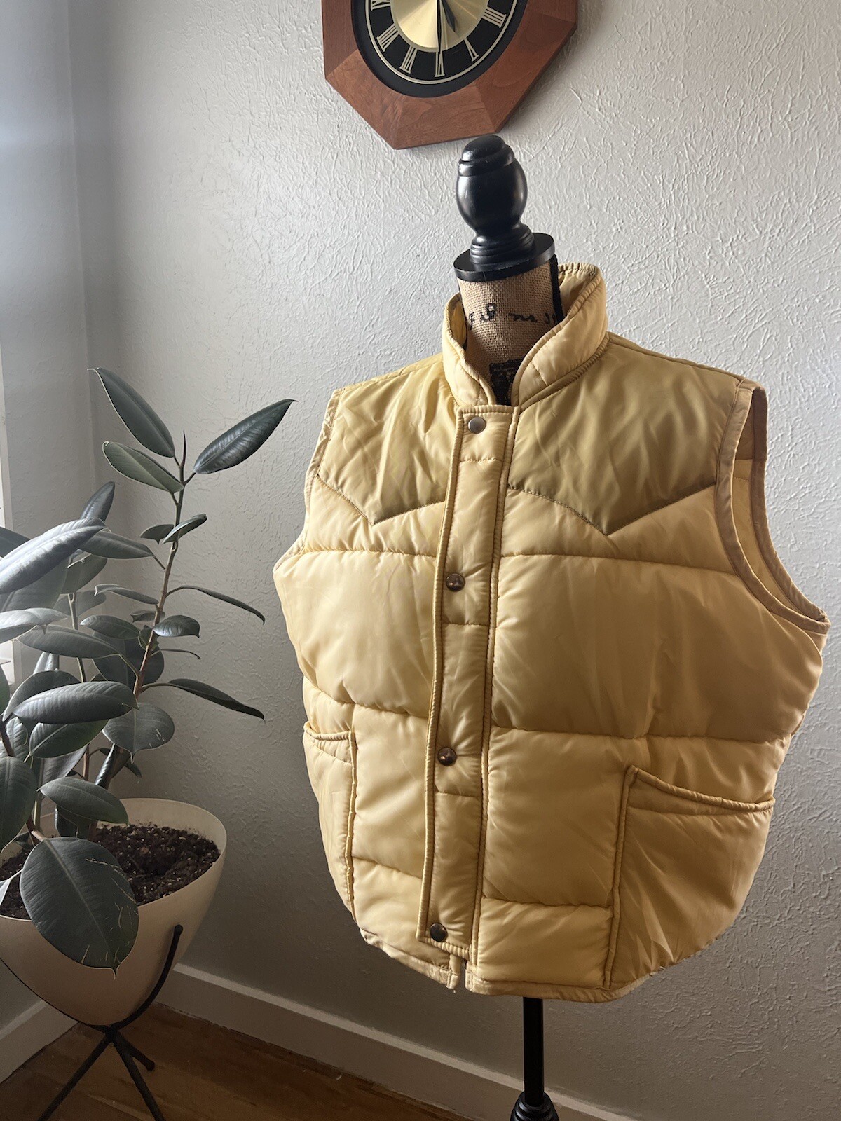 1970s Vintage Ski Puffer Vest Mustard Retro Tan Apres… - Gem