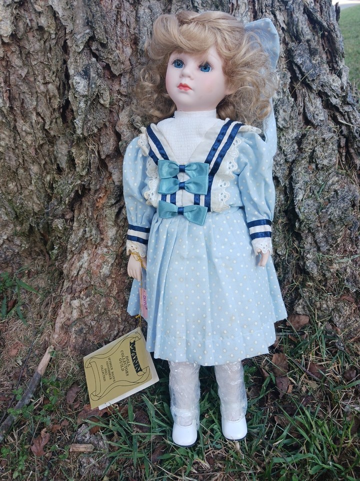 Seymour Mann Connoisseur Collection Porcelain Doll“CAITLIN 18” Never ...