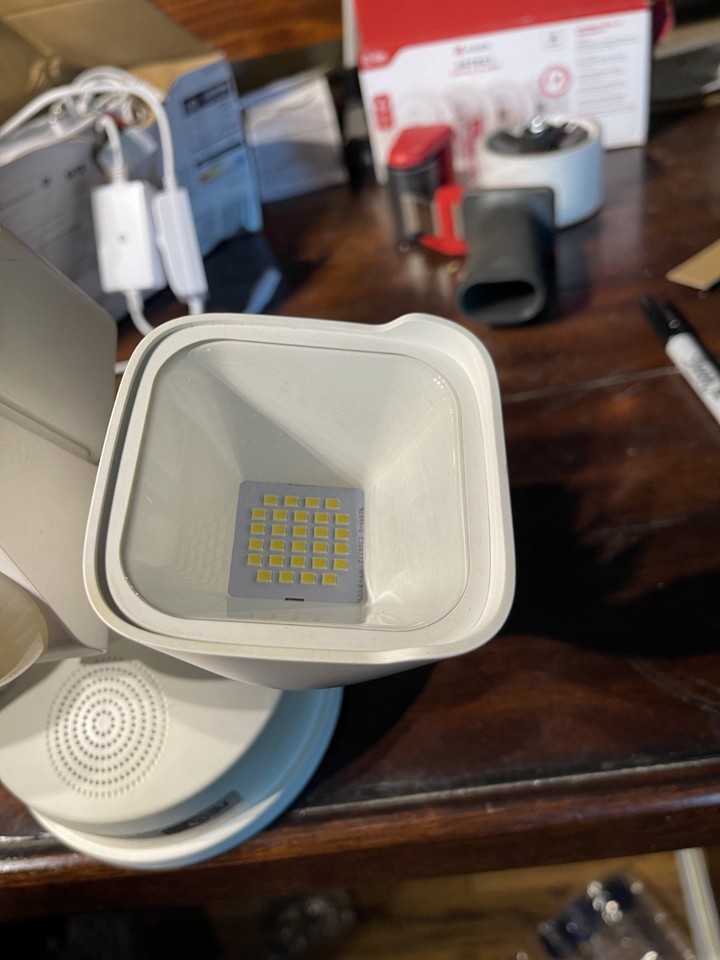 Wyze WYZECFL2 Wired Outdoor Wi-Fi, 2800 Lumen Floodlight Home 2k ...