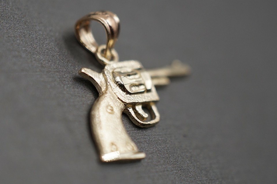 10K Solid Yellow Gold 0.7" Diamond Cut Small Pistol Gun Charm Pendant ...