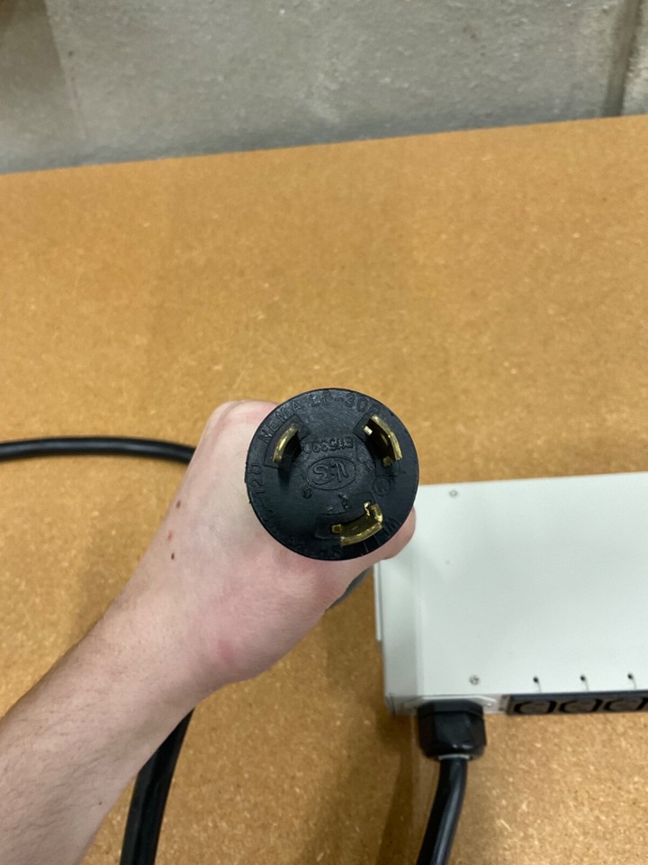 Server Technology C-12H2-L630 Basic L6-30P Input 12 Port PDU | eBay