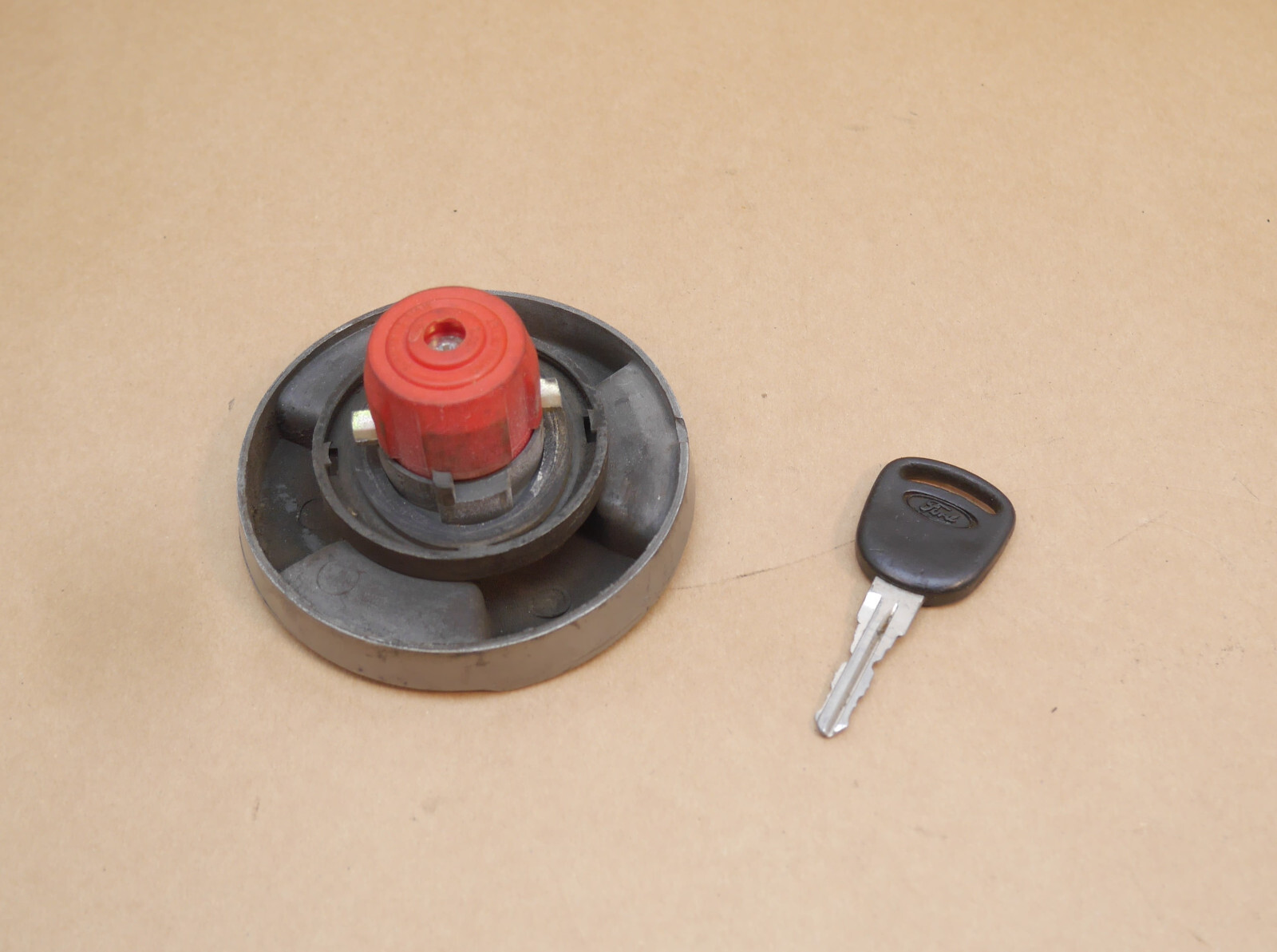 original Ford Sierra MK1 Tankdeckel Silbergrau | eBay.de