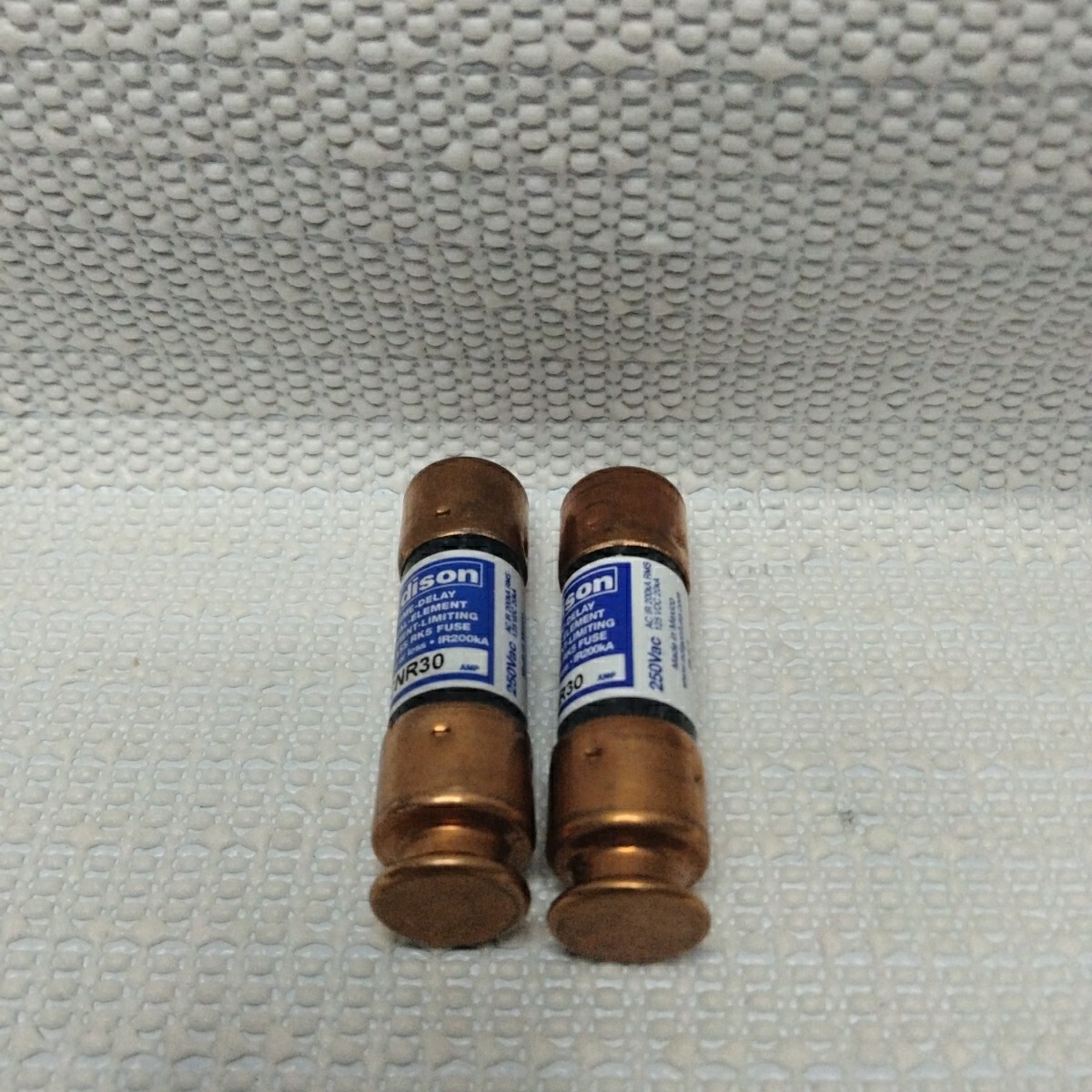 (2) 30A ECNR30 Dual Element Time-Delay Current Limiting Class RK5 Fuse ...