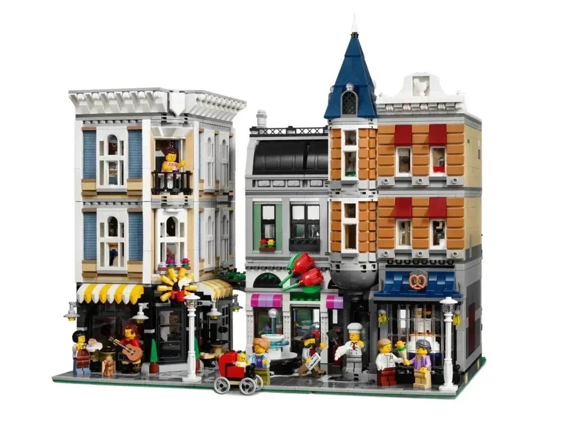 Alt of Lego Creator: Assembly Square (10255) With 4002 Pcs Generic 🧱