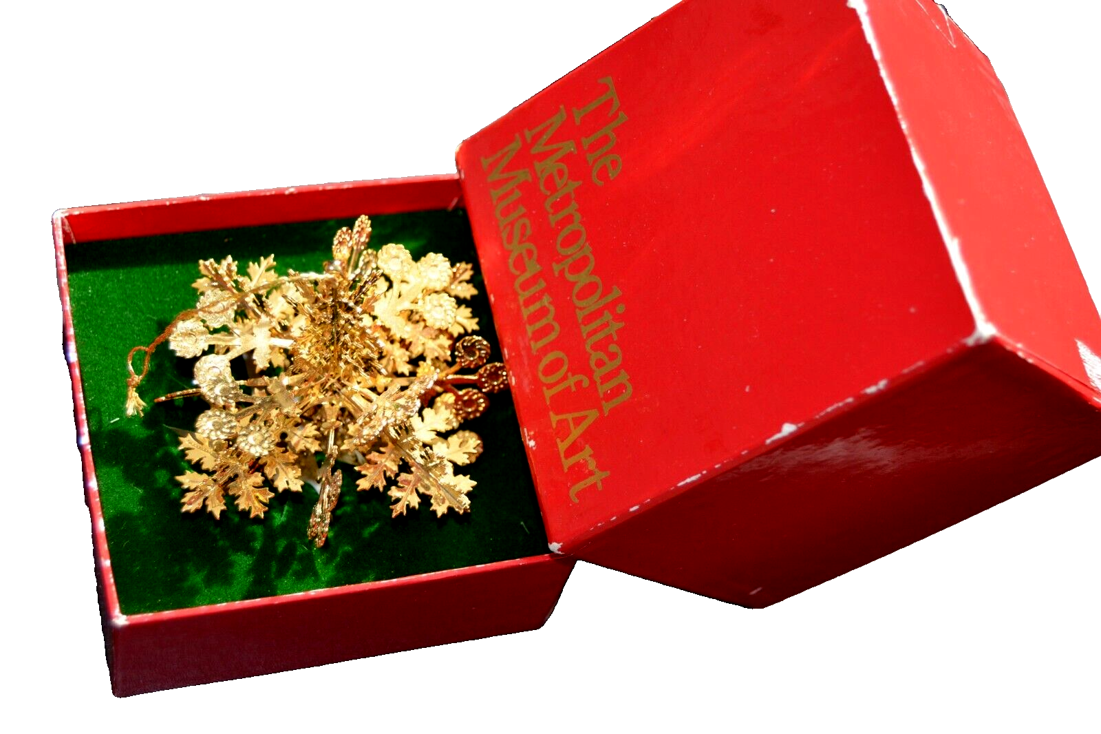Metropolitan Museum of Art MMA Christmas Ornament Gold Tone Metal Round ...