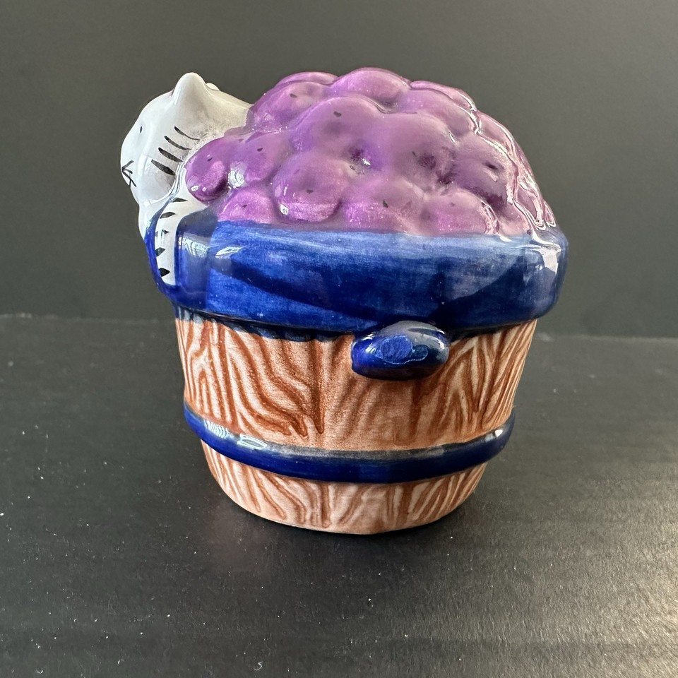 Cats In Fruit Baskets Salt And Pepper Shakers 2.75" Tall x 2.75" Wide ...