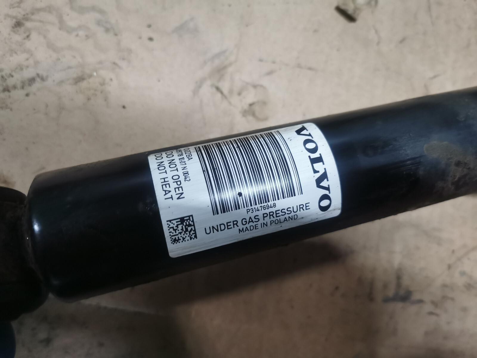 VOLVO V90 ESTATE 2018 2.0 PETROL PAIR OF REAR SHOCK ABSORBERS 31476948 ...