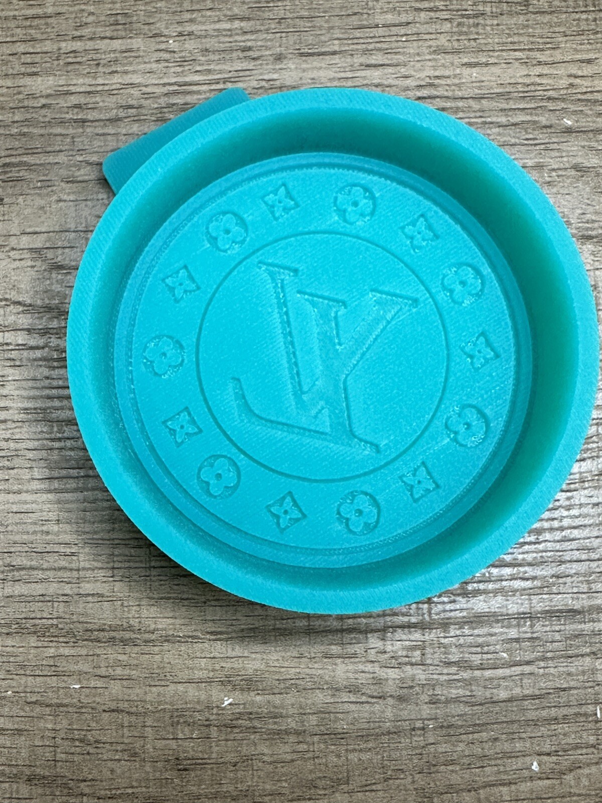 Round Silicone Freshie Mold With Vivid Detail