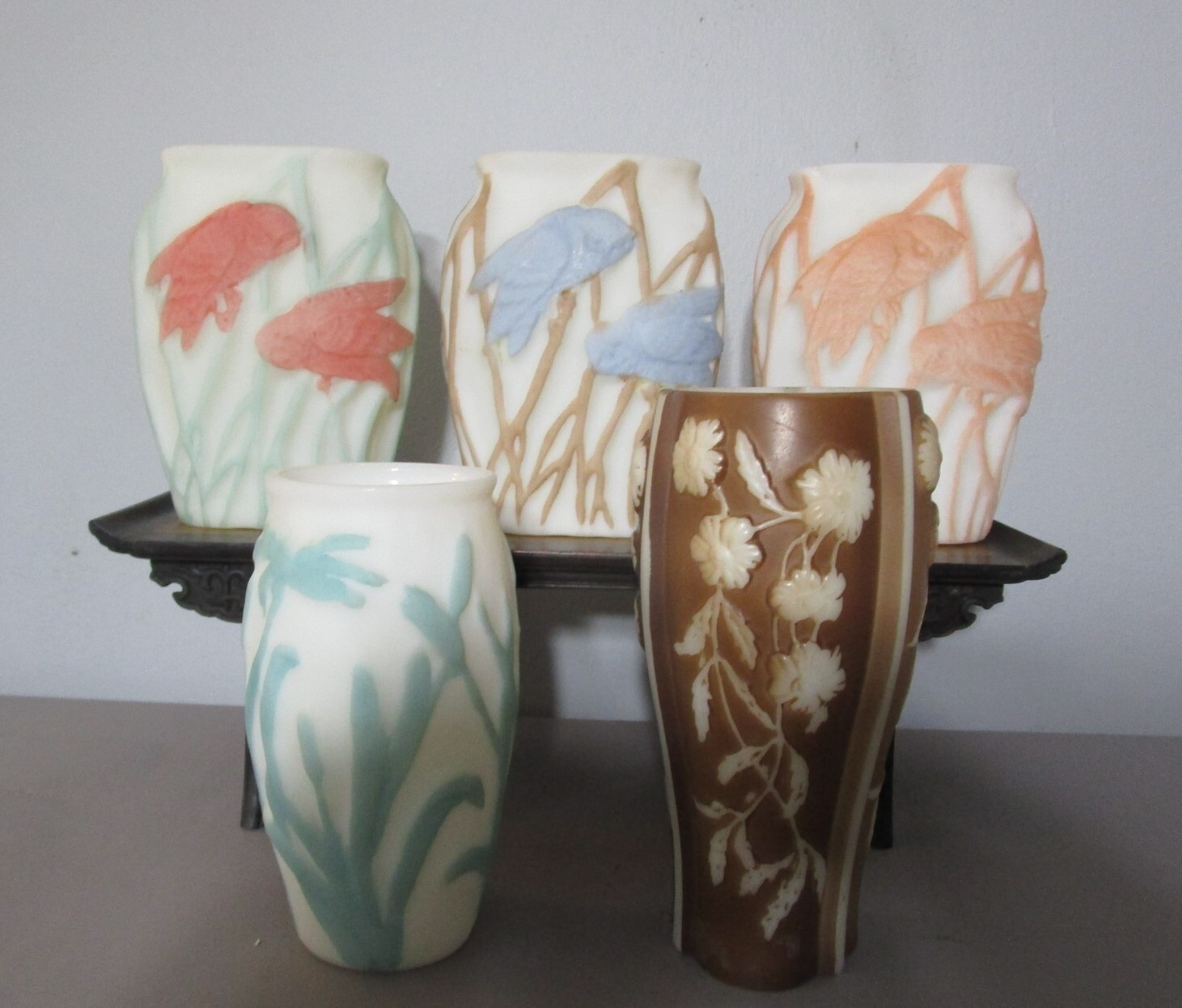 Unique Set of 5 Matching CONSOLIDATED ART GLASS Fish Vases + Others c ...