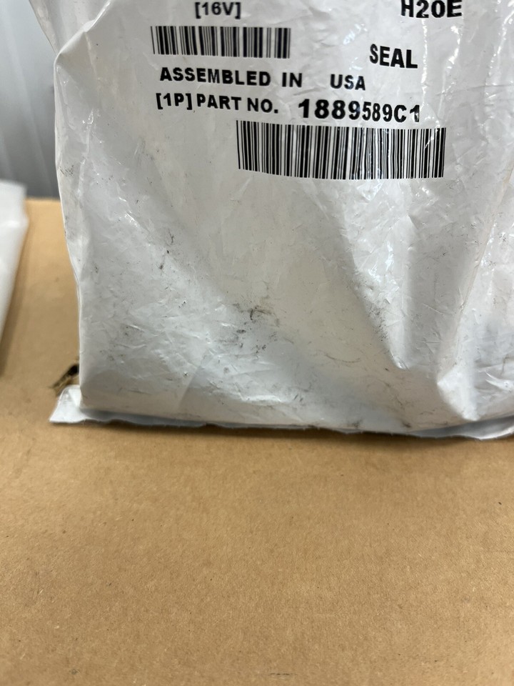 INTERNATIONAL SEAL 1889589C1 G3 | eBay