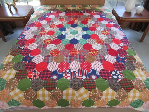 Vintage 70s Cotton, Mother Goose Fabric (?) HONEYCOMB Hexie Tied Quilt ...