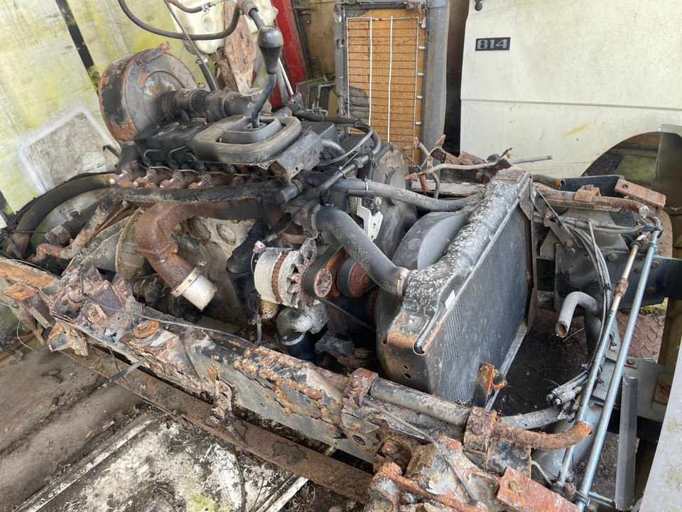 DAF CUMMINS 6B ENGINE COMPLETE IN CHASSIS WITH SPICER GEARBOX AND ALL ...